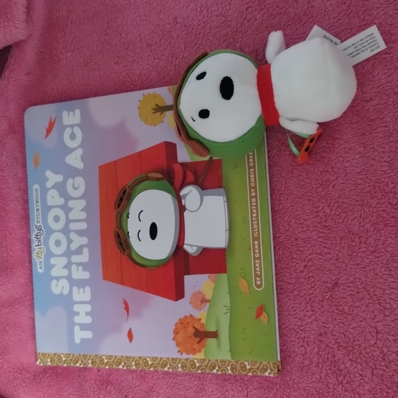 Hallmark | Toys | Hallmark Itty Bitty Storybook Snoopy The Flying Ace ...